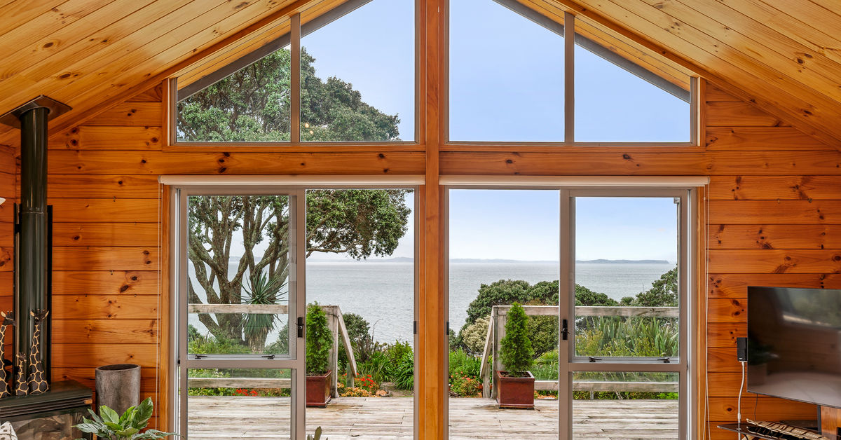 38 Pacific Parade, Army Bay, Rodney | NZ Sotheby’s Realty | NLA00349