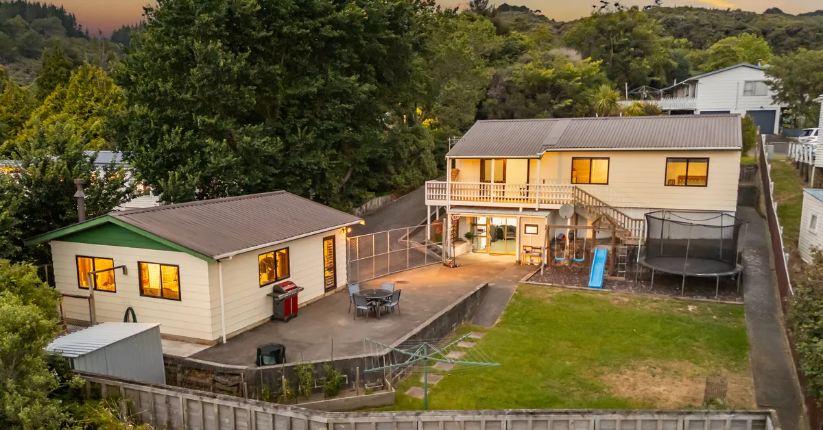 2 Oaklands Grove, Clouston Park, Upper Hutt City | NZ Sotheby’s Realty ...